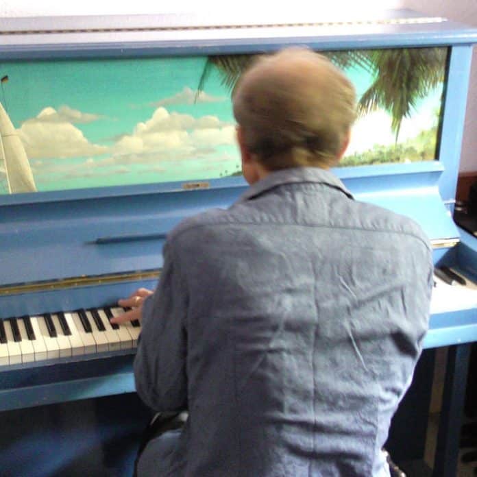Interview: Dave Sinclair (solo, Caravan, Matching Mole, Camel) | Hit ...