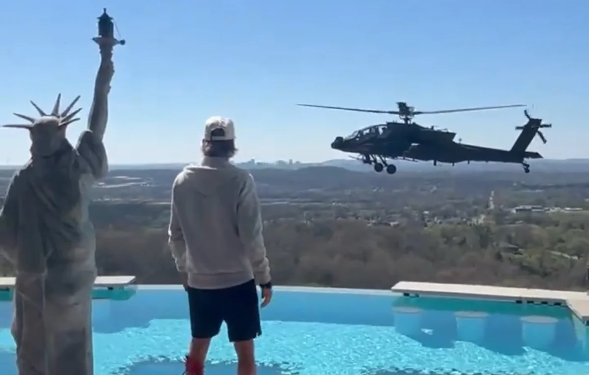 Kid Rock Apache Stunt: Army Pilots Reinstated After Viral Flyover | Hit ...